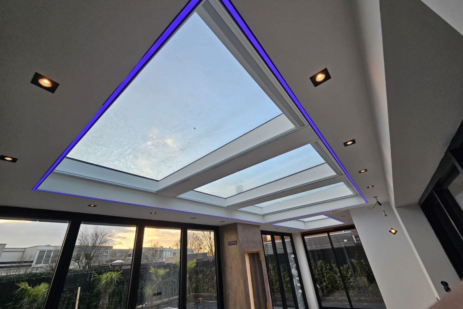 Flat Roof Skylight 600 × 900 mm by Saris-Extensions