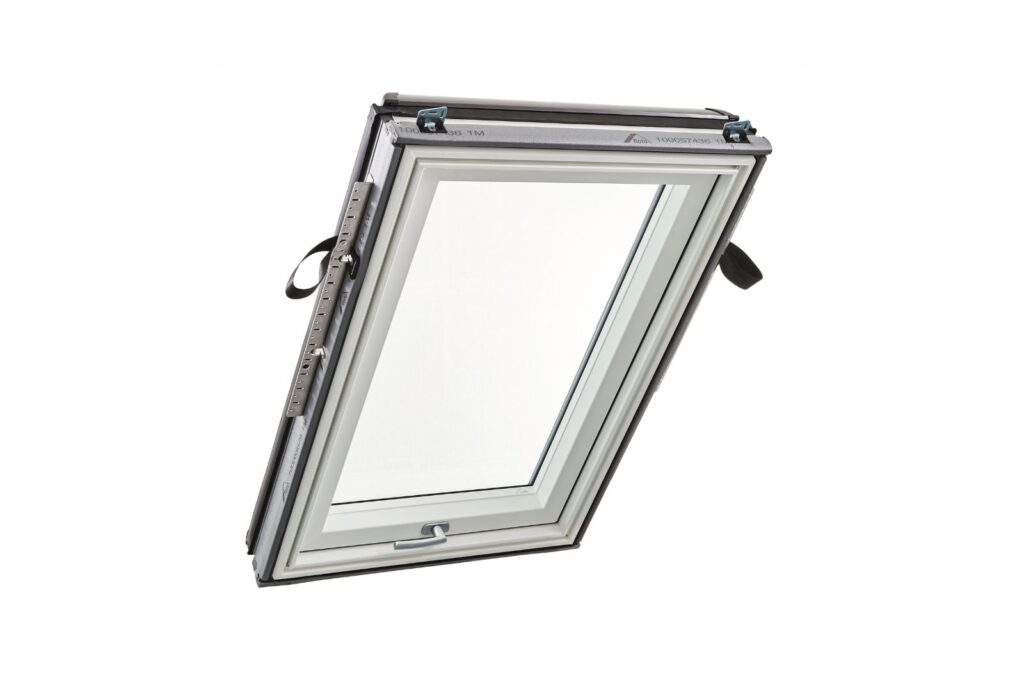 Roto Pitched Roof Skylight Top-hung 74x98cm White Timber