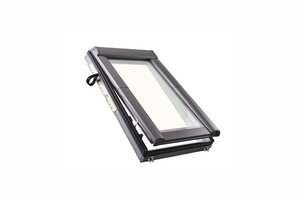 Roto Pitched Roof Skylight Top-hung 74x98cm White Timber